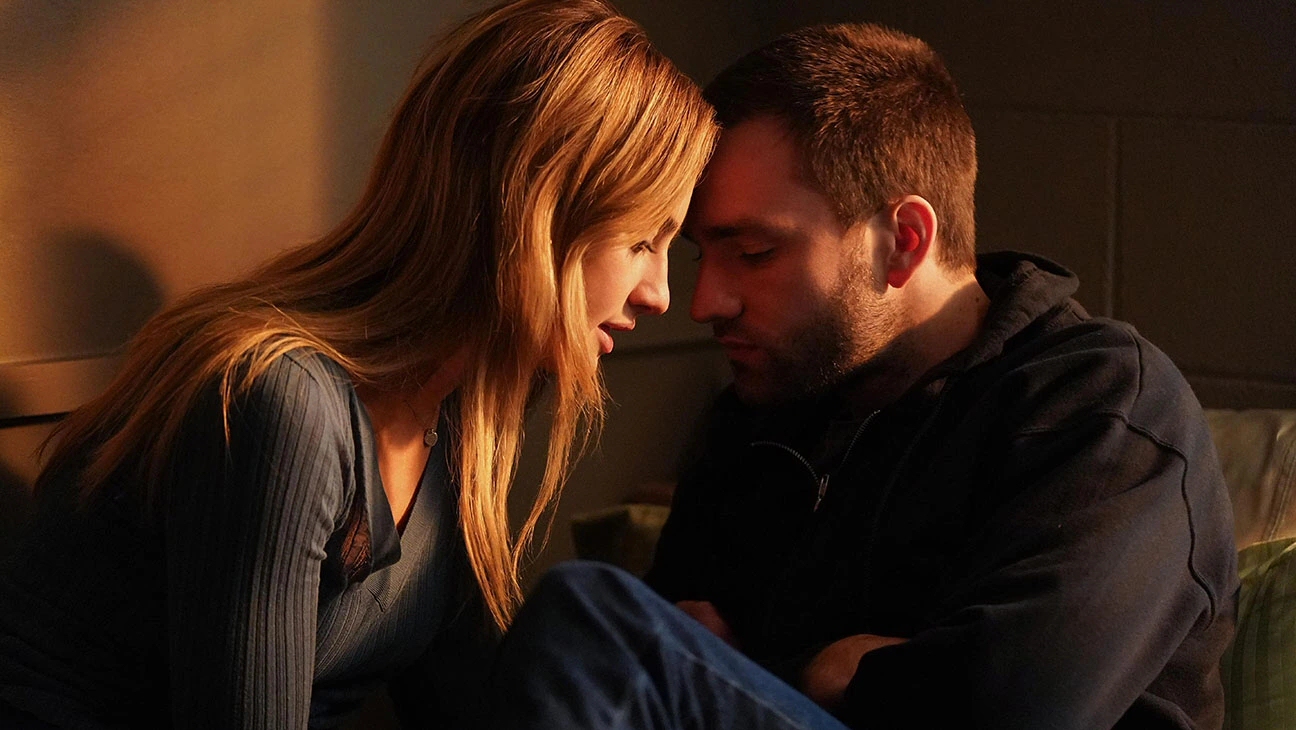 Recensie Disney+-serie 'Tell Me Lies' - SerieTotaal