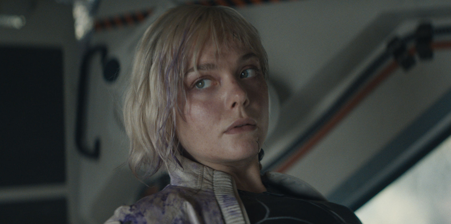 Wil je meer zien van 'Predator: Badlands'-ster Elle Fanning? Kijk naar ...