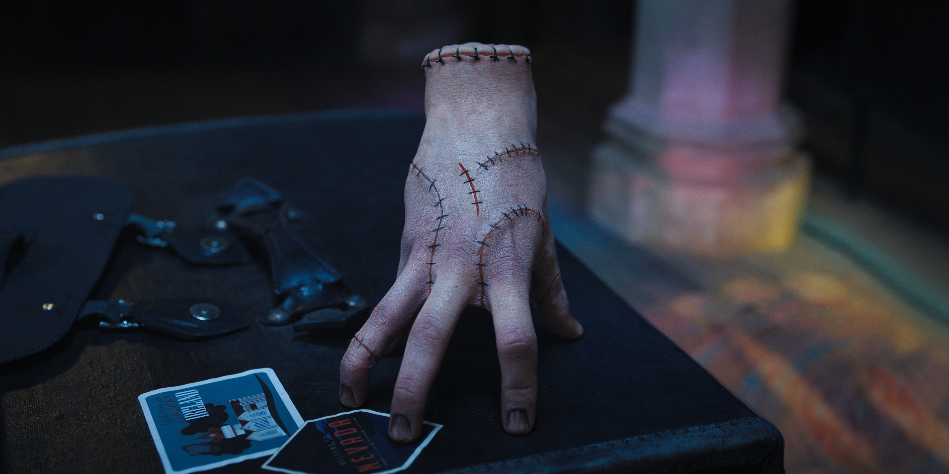 'Thing' in 'Wednesday' is een echte hand, geen computeranimatie ...